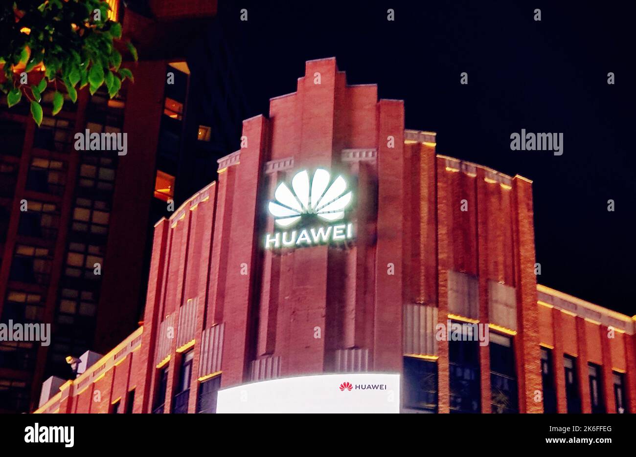 SHANGHAI, CHINA - OCTOBER 13, 2022 - A Huawei flagship store is seen in ...
