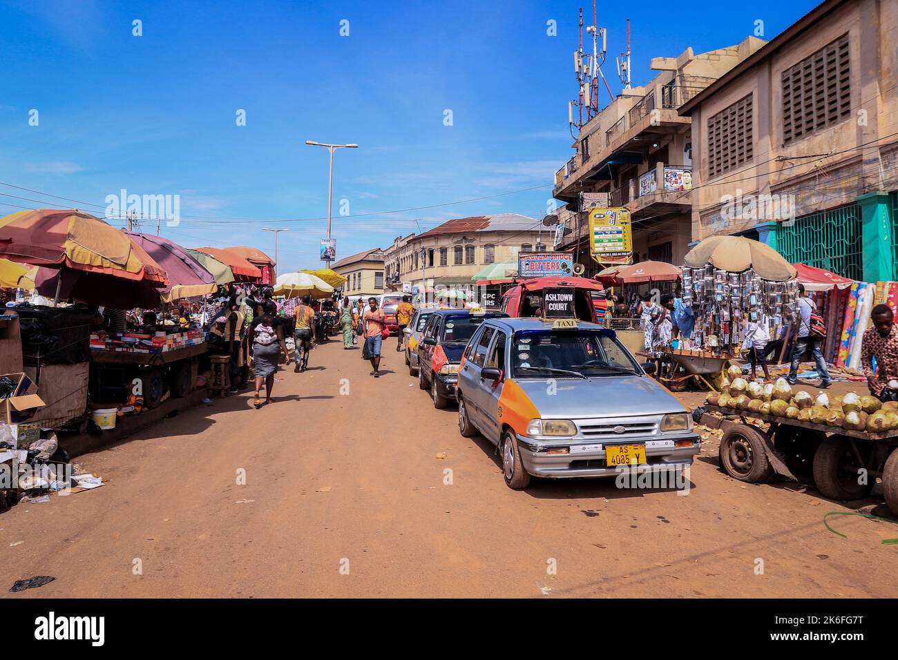 Kumasi, Ghana - April 04, 2022: Busy Street near the Ghana Central ...