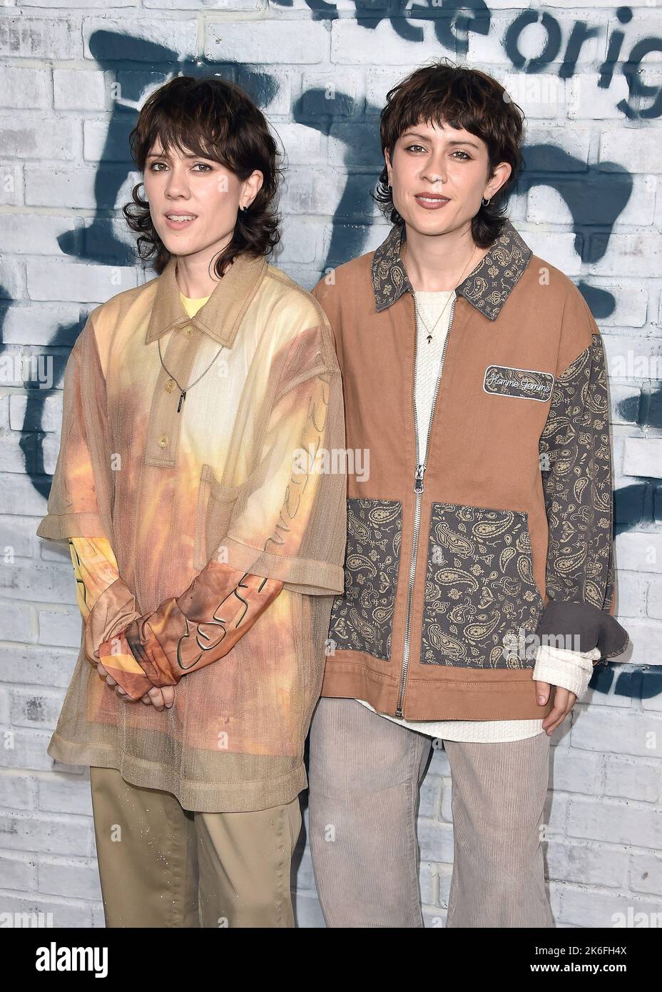 Los Angeles, USA. 13th Oct, 2022. Sara Quin and Tegan Quin walking the ...