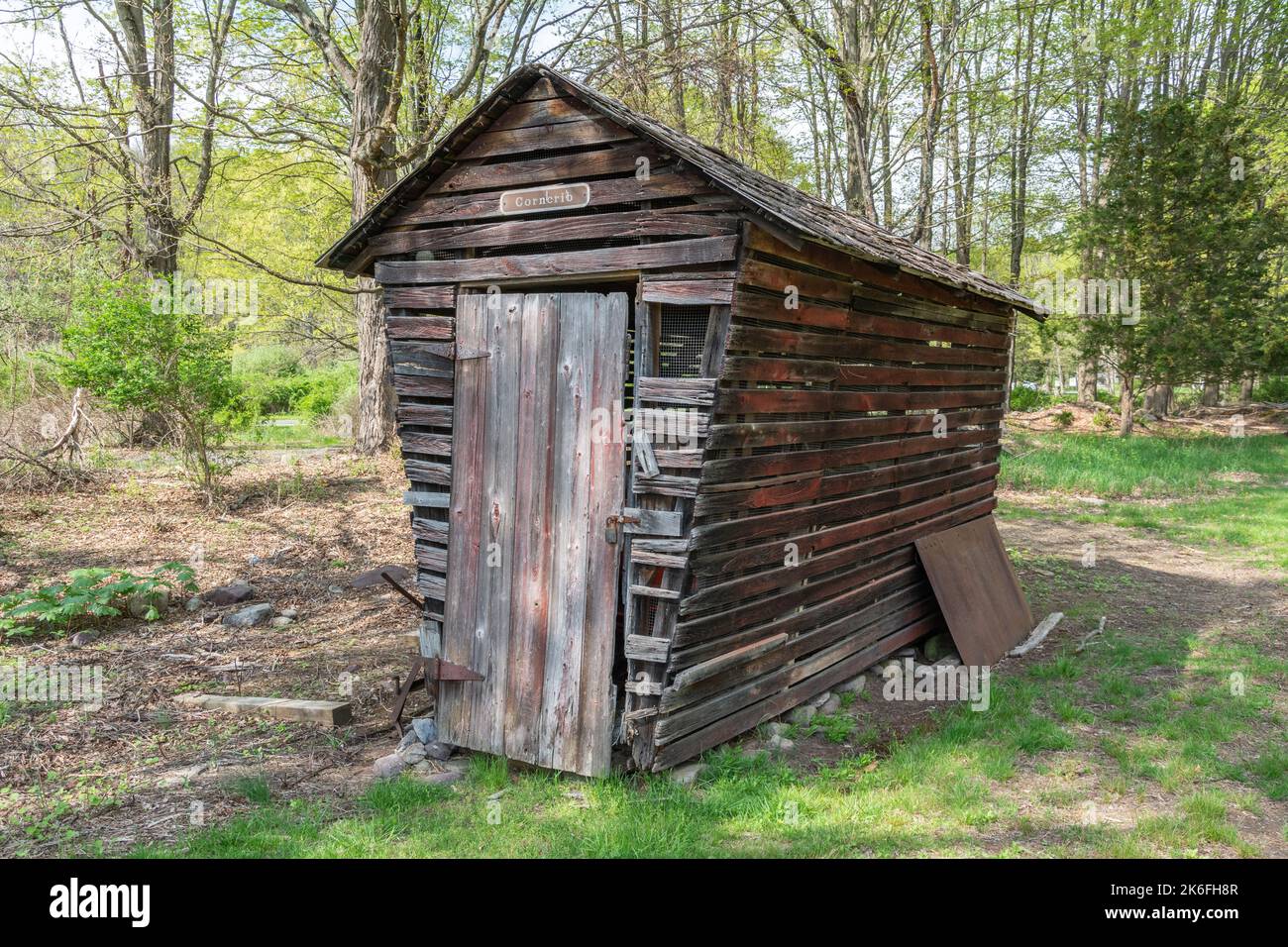 Corn crib hi-res stock photography and images - Alamy