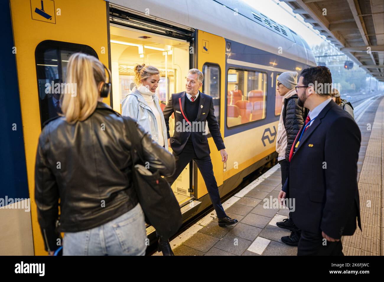 Volle treinen hi-res stock photography and images - Alamy