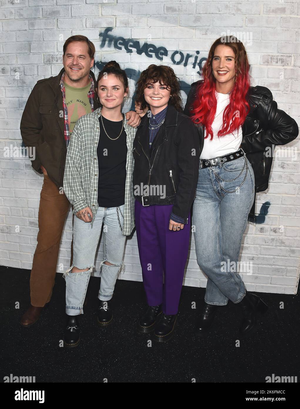 Los Angeles, USA. 13th Oct, 2022. Kyle Bornheimer, Seazynn Gilliland ...