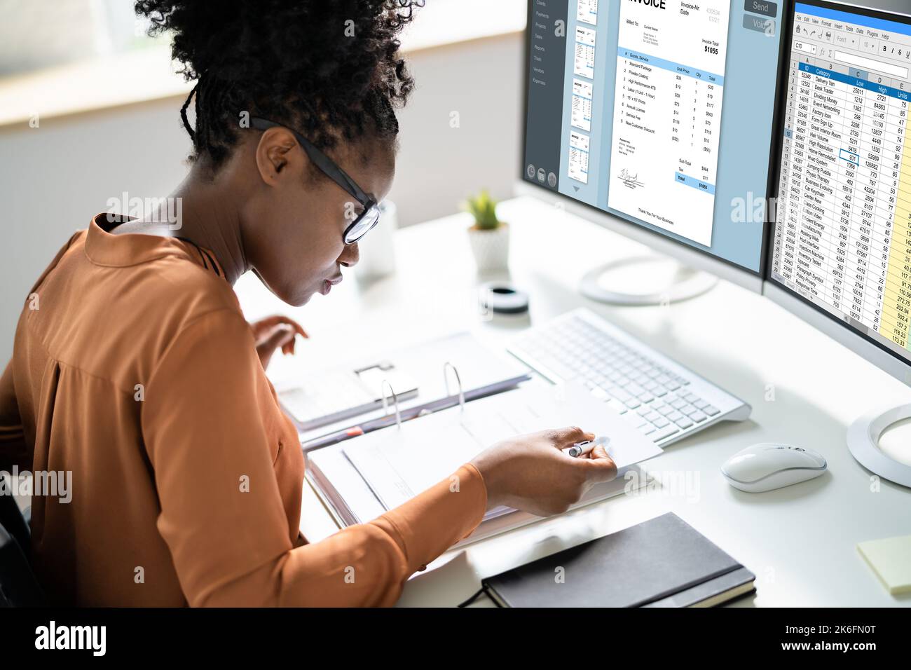 Professional business woman hi-res stock photography and images - Alamy