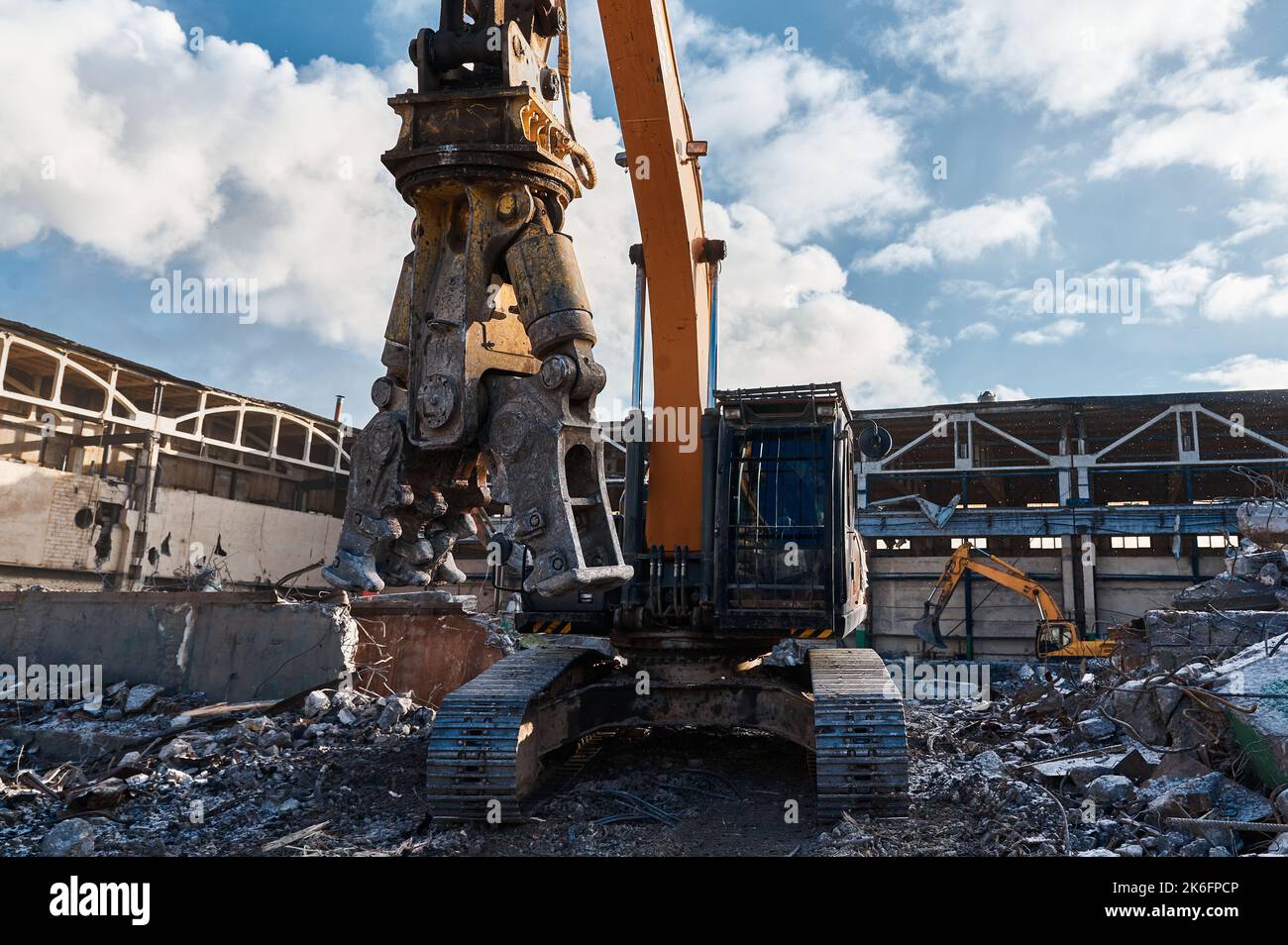 Hydraulic demolition excavator hi-res stock photography and images - Alamy