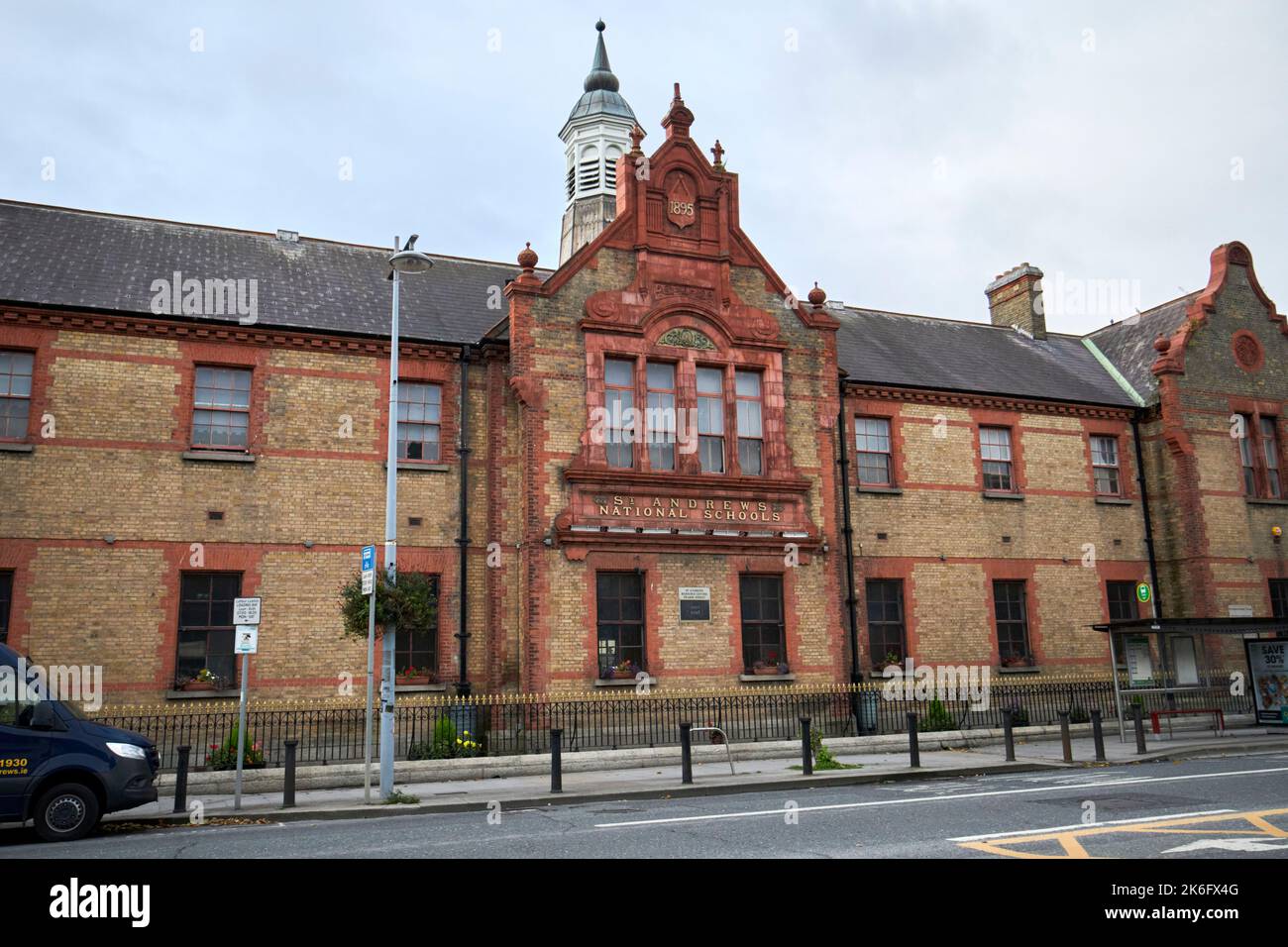 Old school building ireland hi-res stock photography and images - Alamy