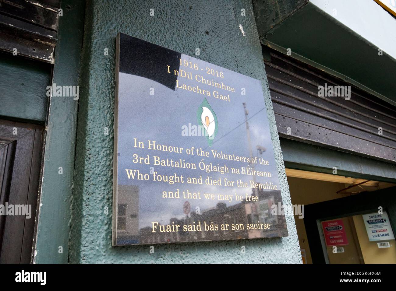 easter rising centenary plaque outside pearse tavern padraig pearse pub ...