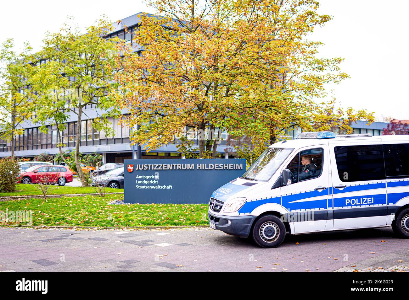 Hildesheim, Germany. 14th Oct, 2022. The words "Justizzentrum ...