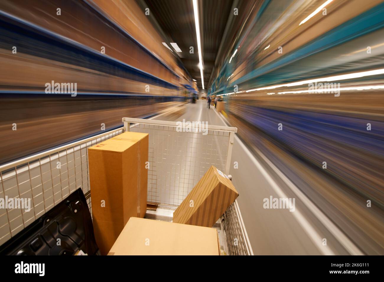 Piled up moving box hi-res stock photography and images - Alamy