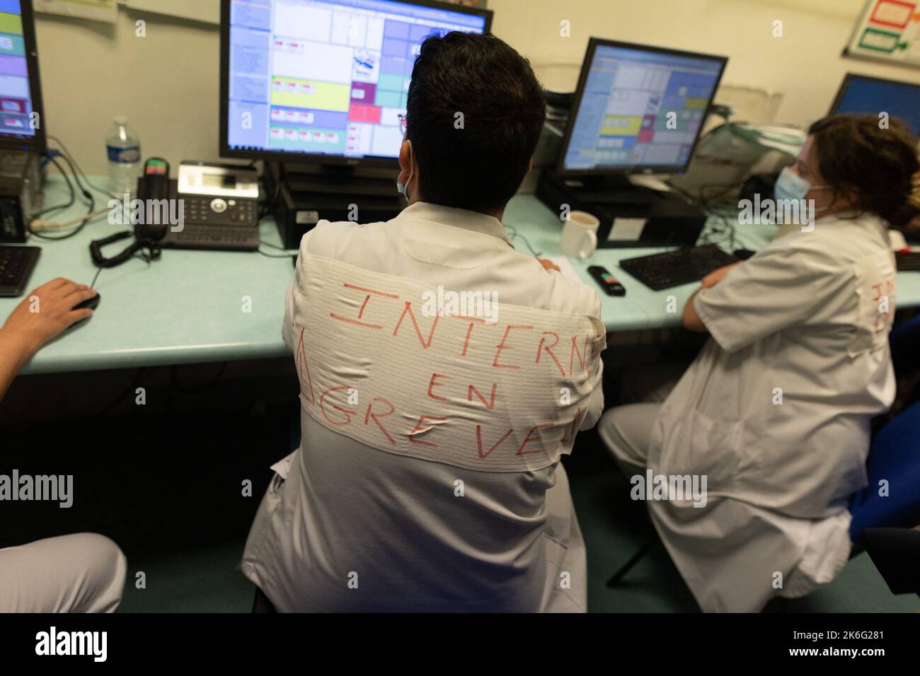 Paris, France, October 14, 2022. Medical staff on strike at the ...