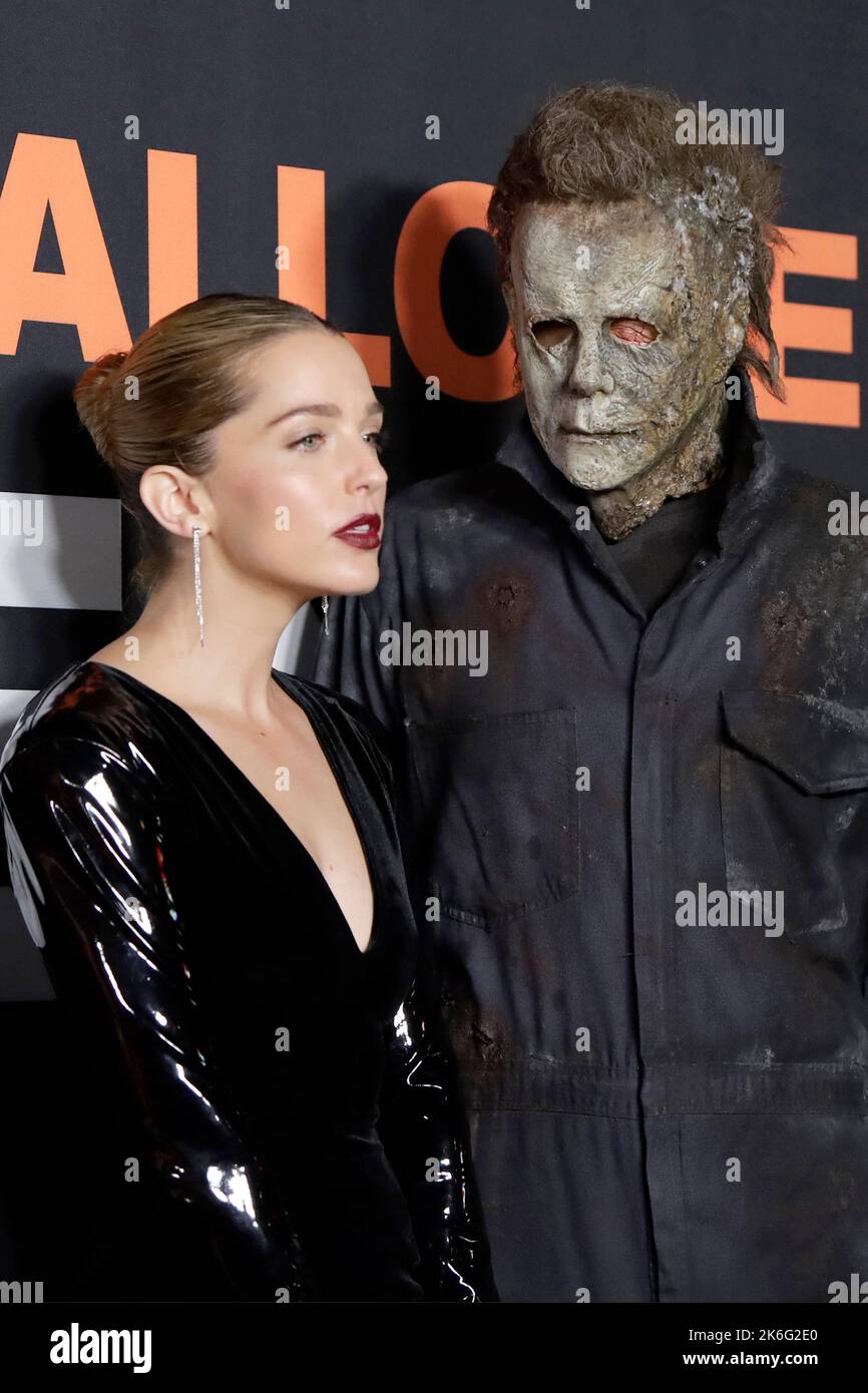 LOS ANGELES - OCT 11: Jessica Roth, Michael Myers Character at the ...