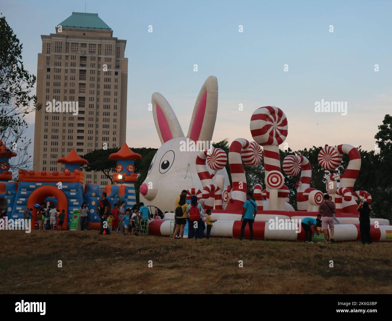Various shapes of balloon hi-res stock photography and images - Alamy