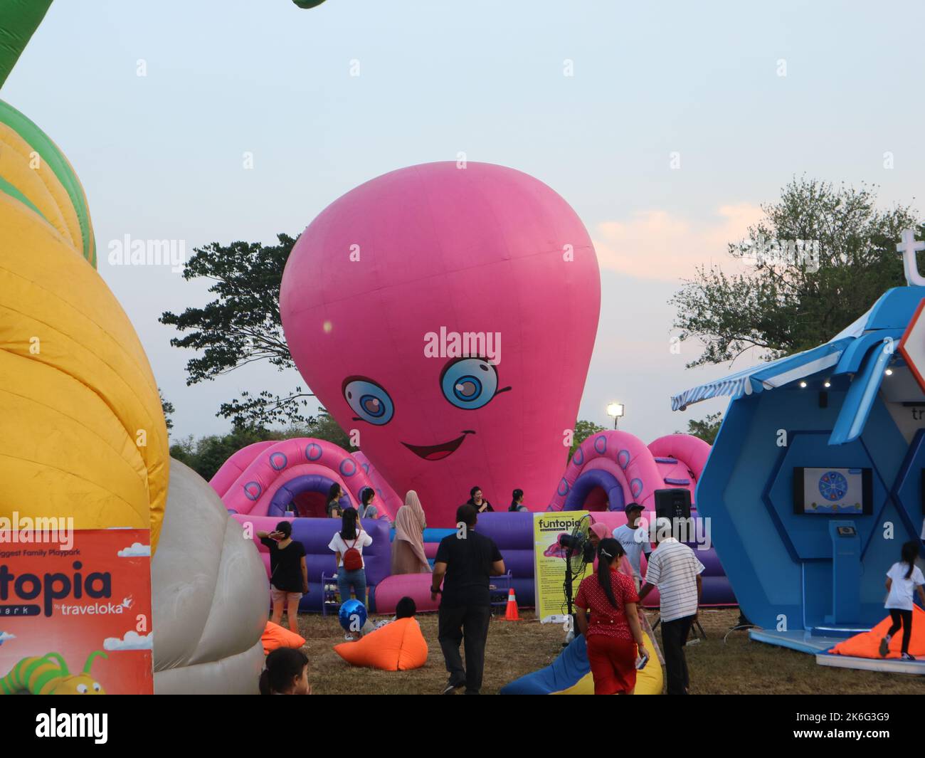 Giant inflatable jump balloons in various shapes for children to play ...