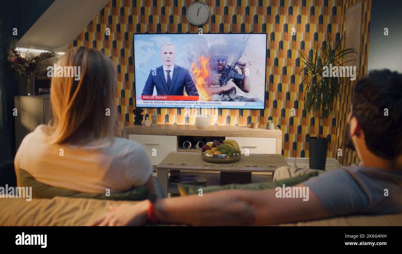 News anchor on tv watch hi-res stock photography and images - Alamy