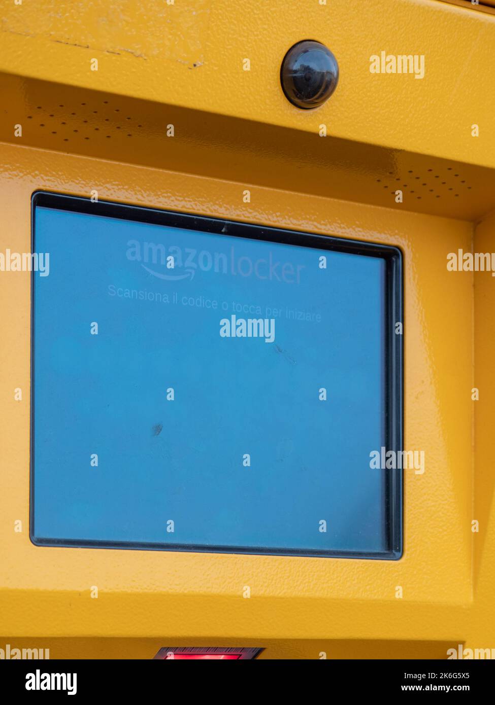 Amazon Hub Locker, where customers can take their order themselves ...