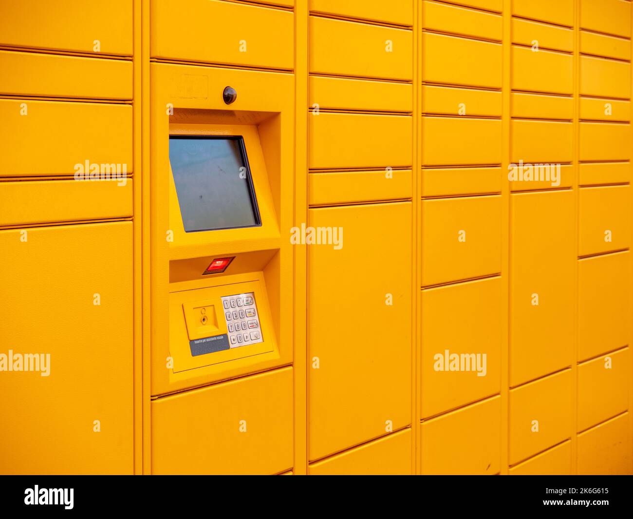 Amazon Hub Locker, where customers can take their order themselves ...