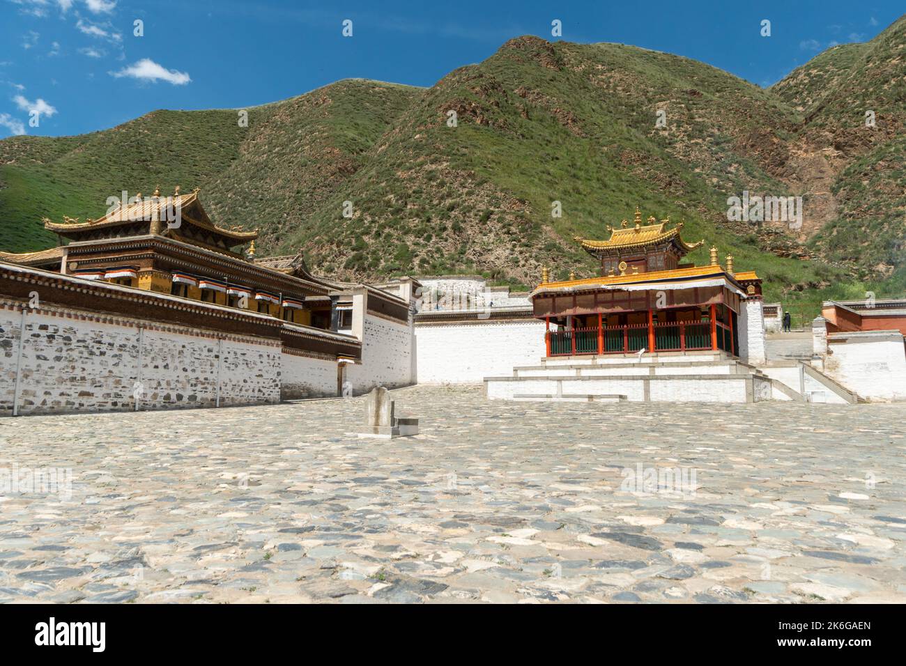Labrang temple hi-res stock photography and images - Alamy