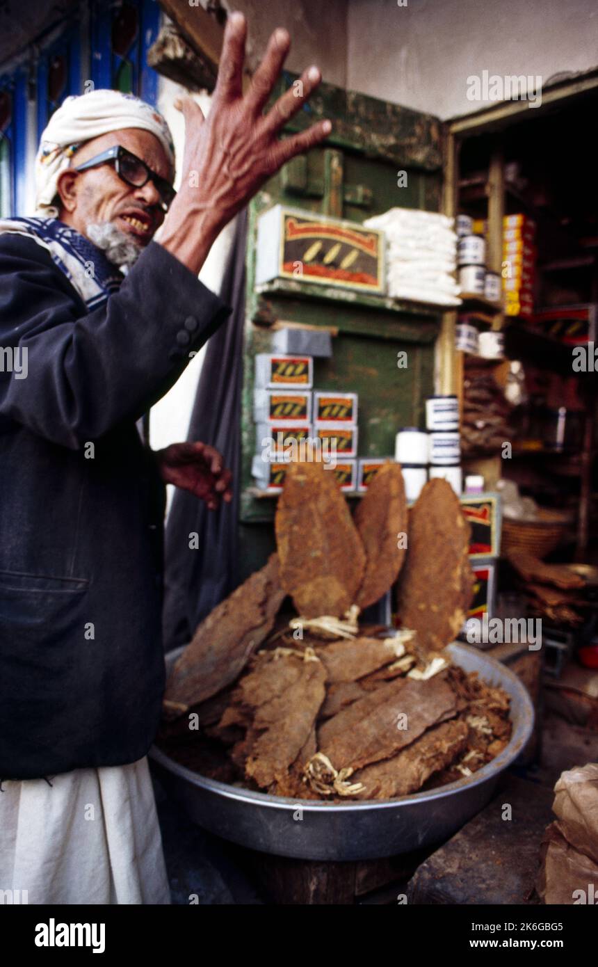 Tobacco prices hi-res stock photography and images - Alamy