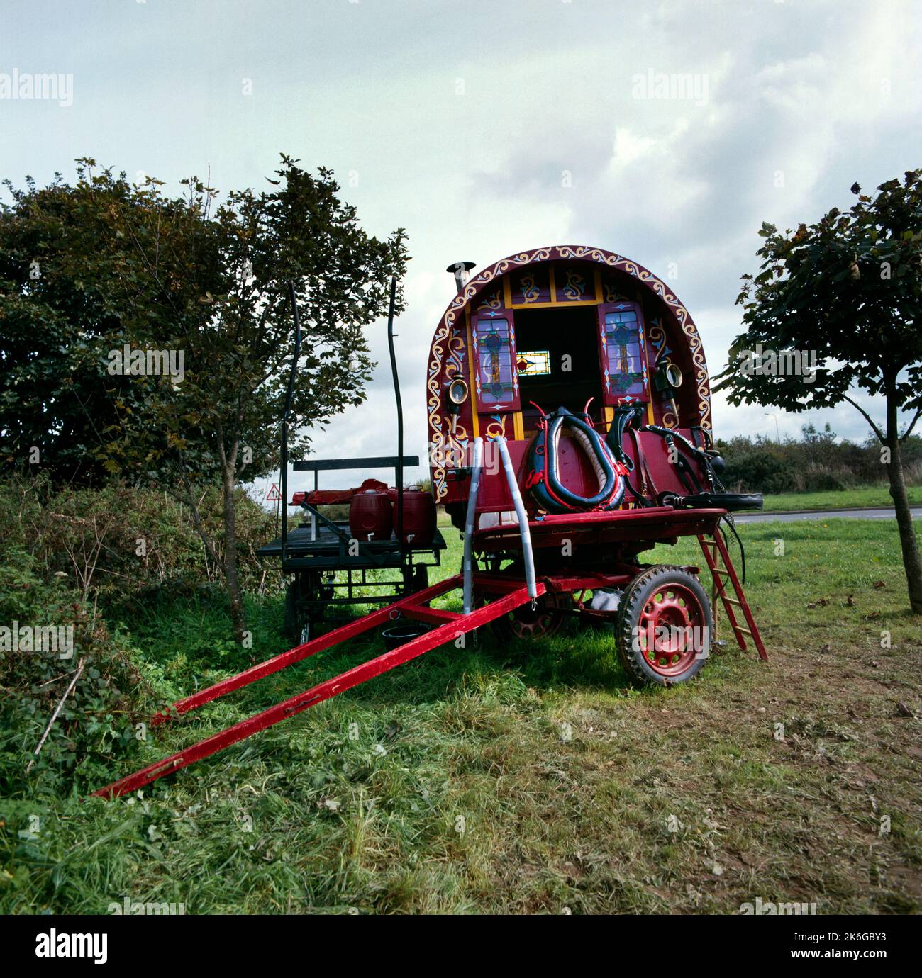 Gypsy wagon hi-res stock photography and images - Alamy