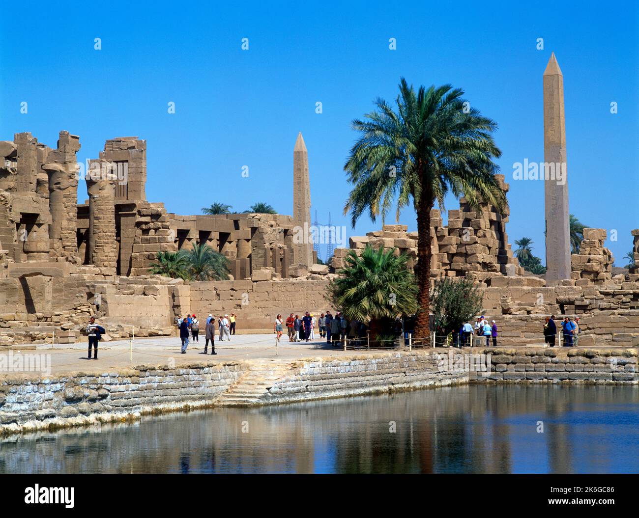 Karnak Egypt Sacred Lake & Temple Of Tuthmosis Iii Stock Photo - Alamy