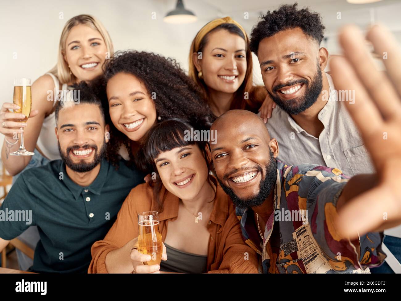 Group of people being together hi-res stock photography and images - Alamy