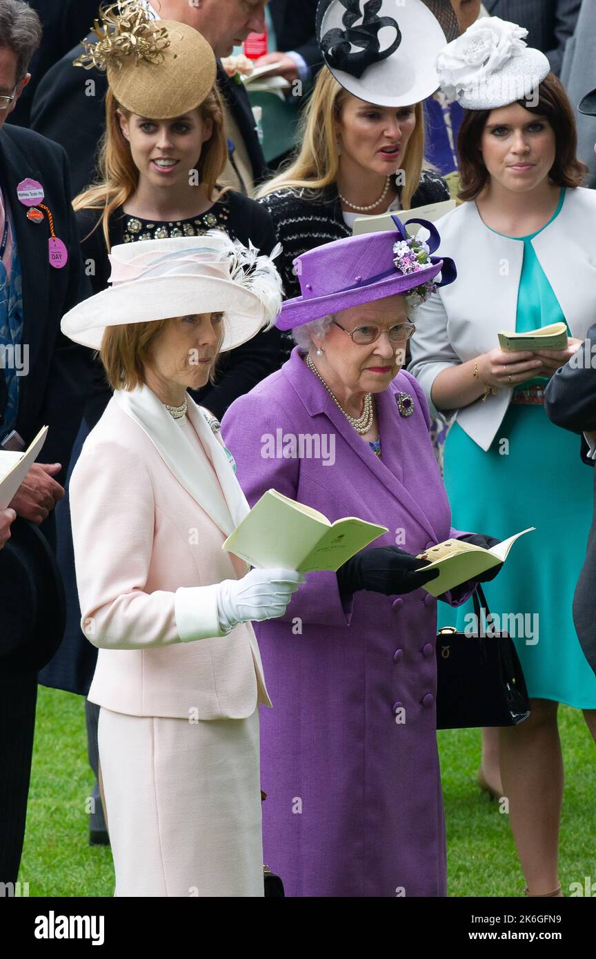 Queen elizabeth iis winners at ascot racecourse hi-res stock ...