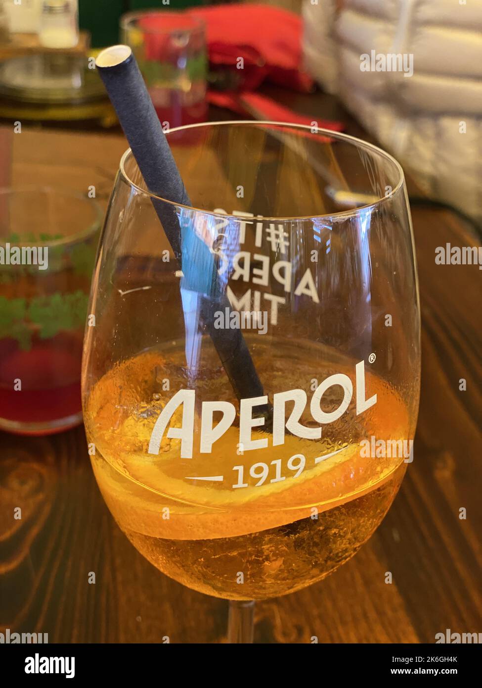Glas aperol spritz hi-res stock photography and images - Alamy