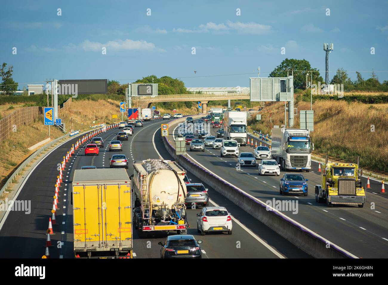 Heavy traffic on m1 junction hi-res stock photography and images - Alamy