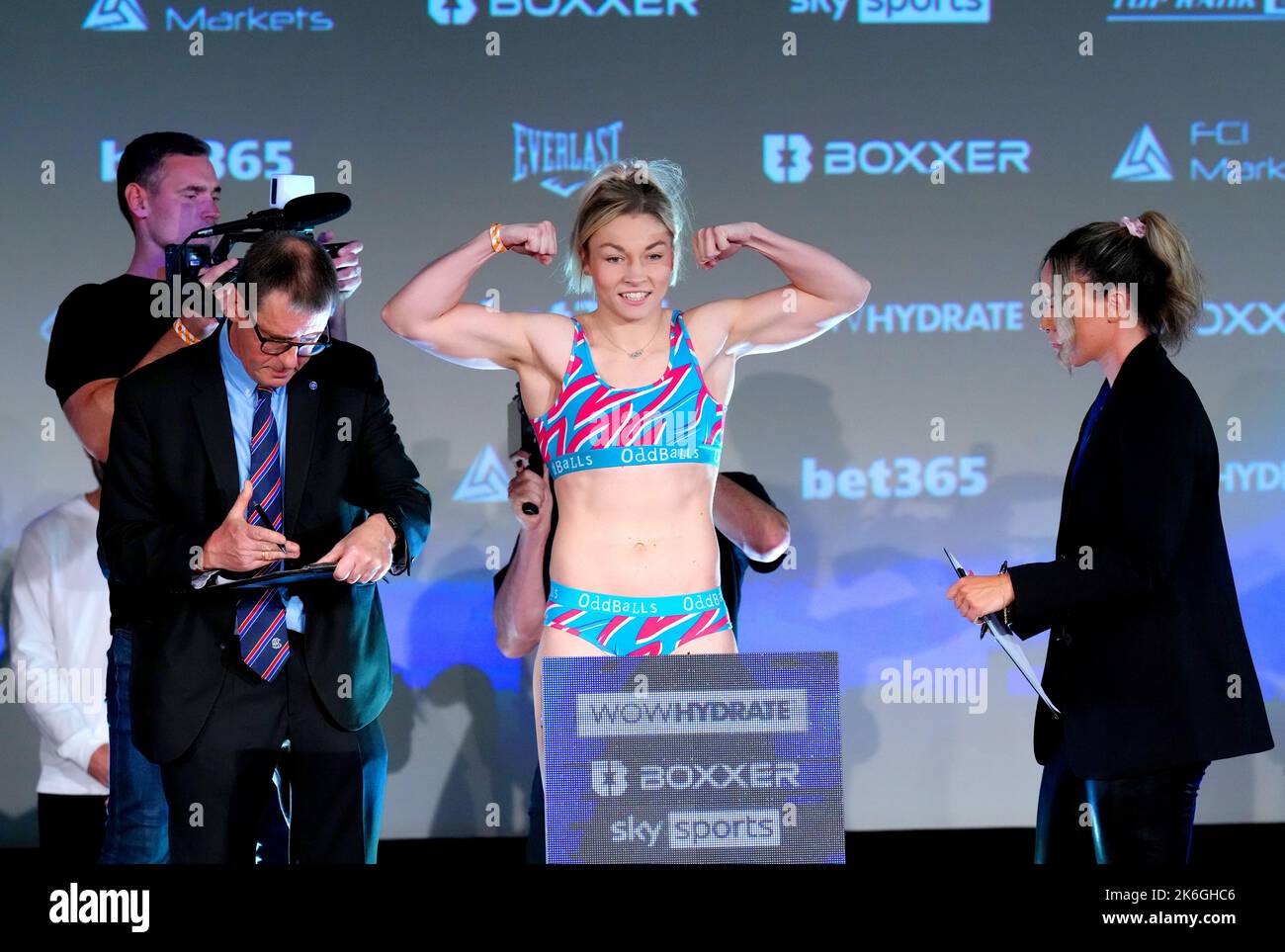 Savannah marshall and claressa shields weigh in genesis cinema hi-res stock photography and ...