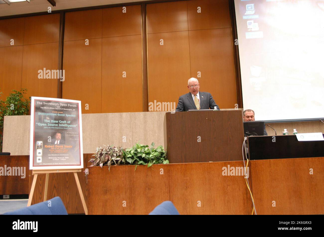 Marine corps intelligence officer hi-res stock photography and images ...