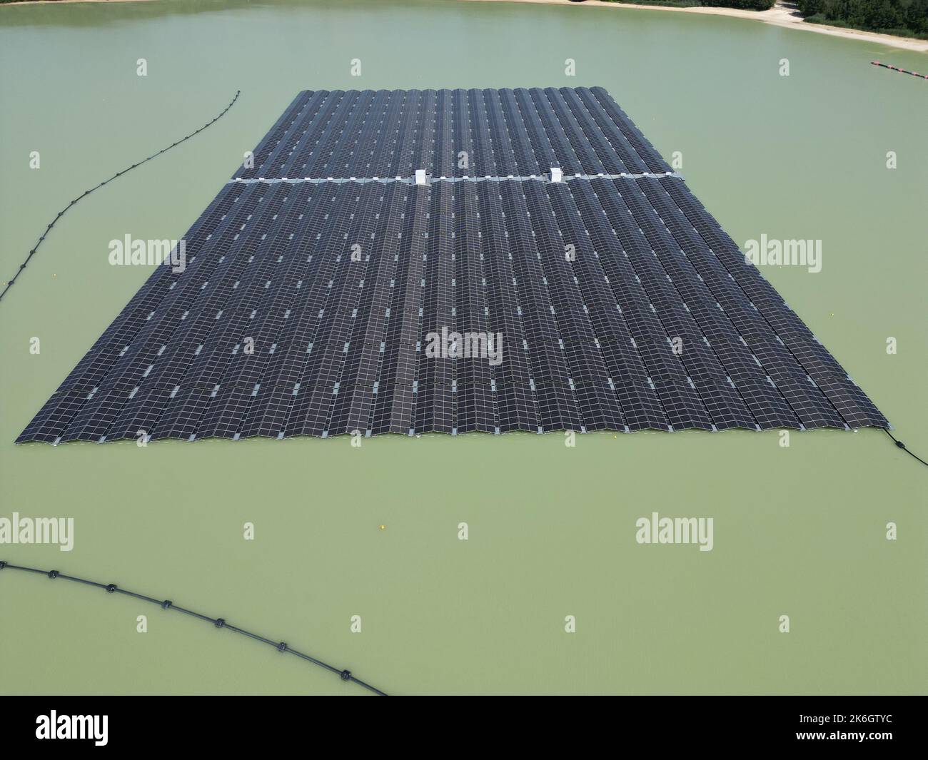 Largest floating solar farm hi-res stock photography and images - Alamy