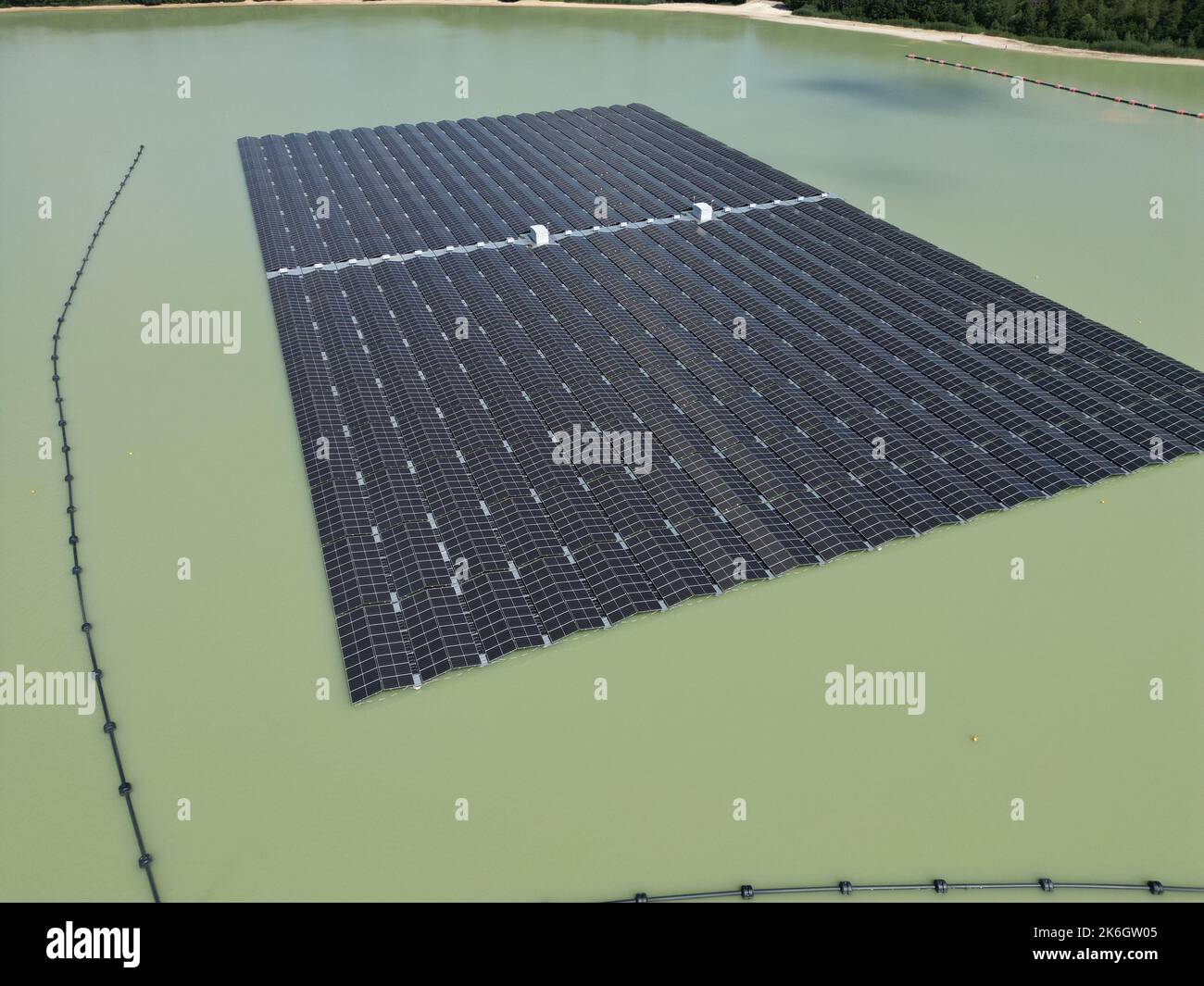 Largest floating solar farm hi-res stock photography and images - Alamy