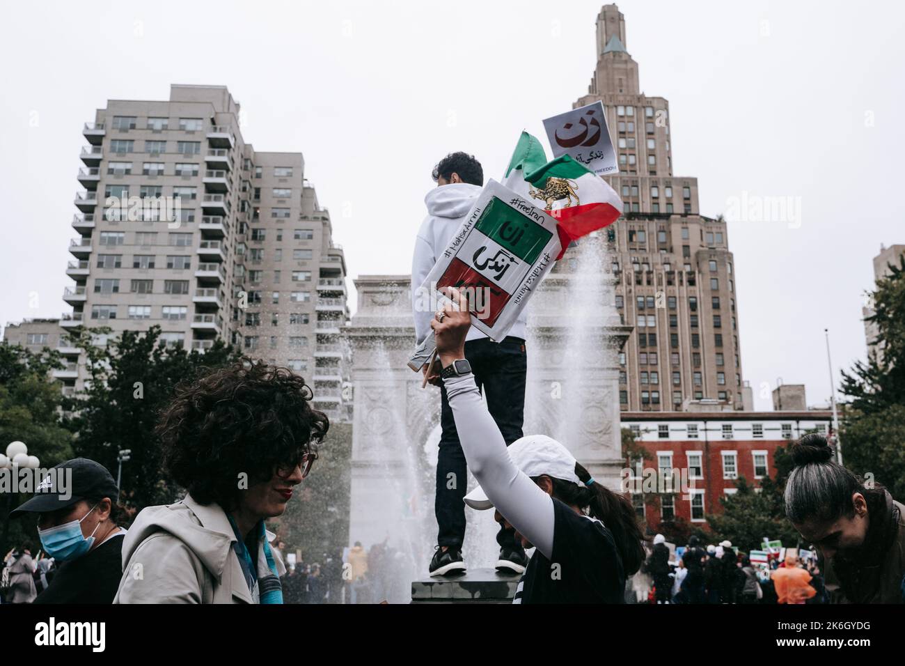 New York, United States. 01st Oct, 2022. A supporter holds up a sign ...