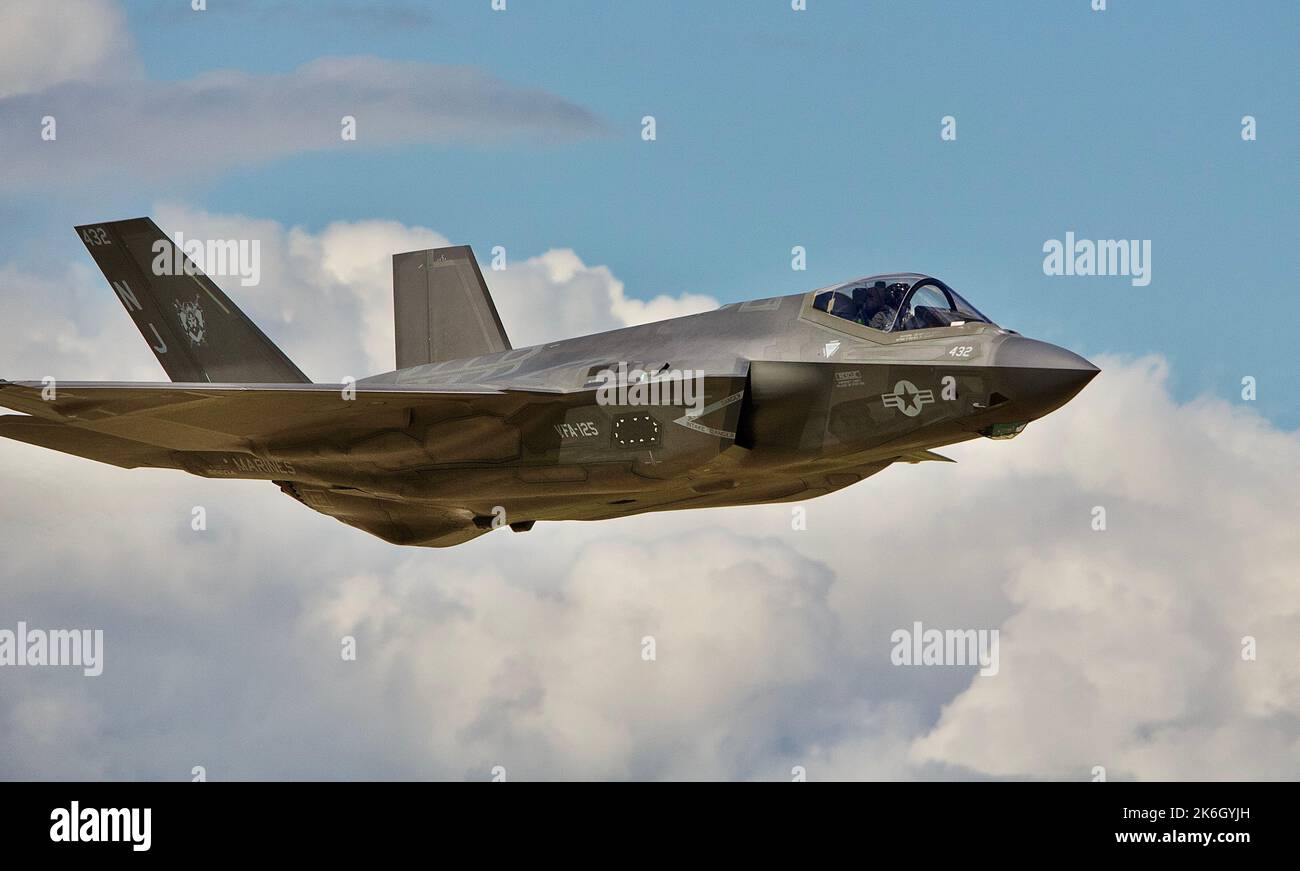 USAF, USN, F35 lighting fighter Stock Photo - Alamy