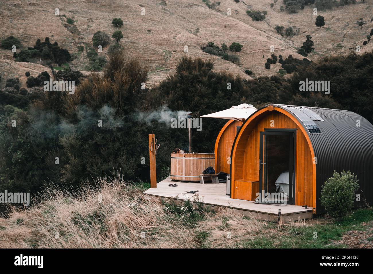 Log cabin forest hot tub hi-res stock photography and images - Alamy