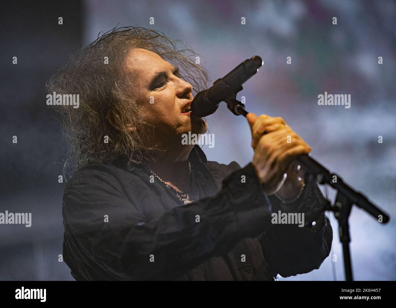 Robert Smith in The Cure at Avicii Arena, Stockholm, Sweden, 10 October ...