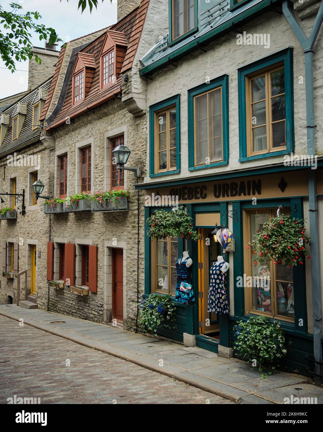 Street scene with beautiful historic architecture, Québec City, Quebec ...