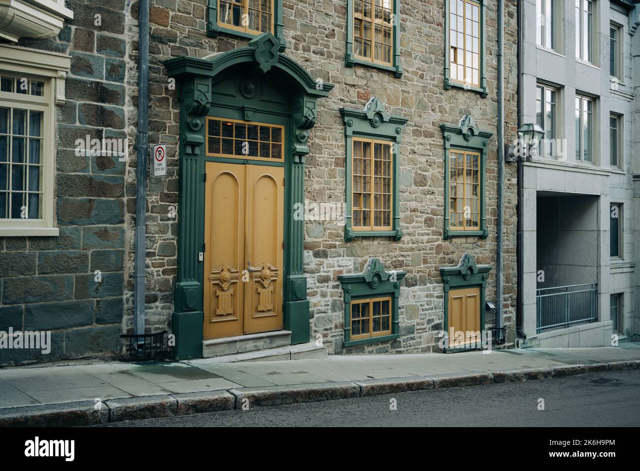 Street scene with beautiful historic architecture, Québec City, Quebec ...