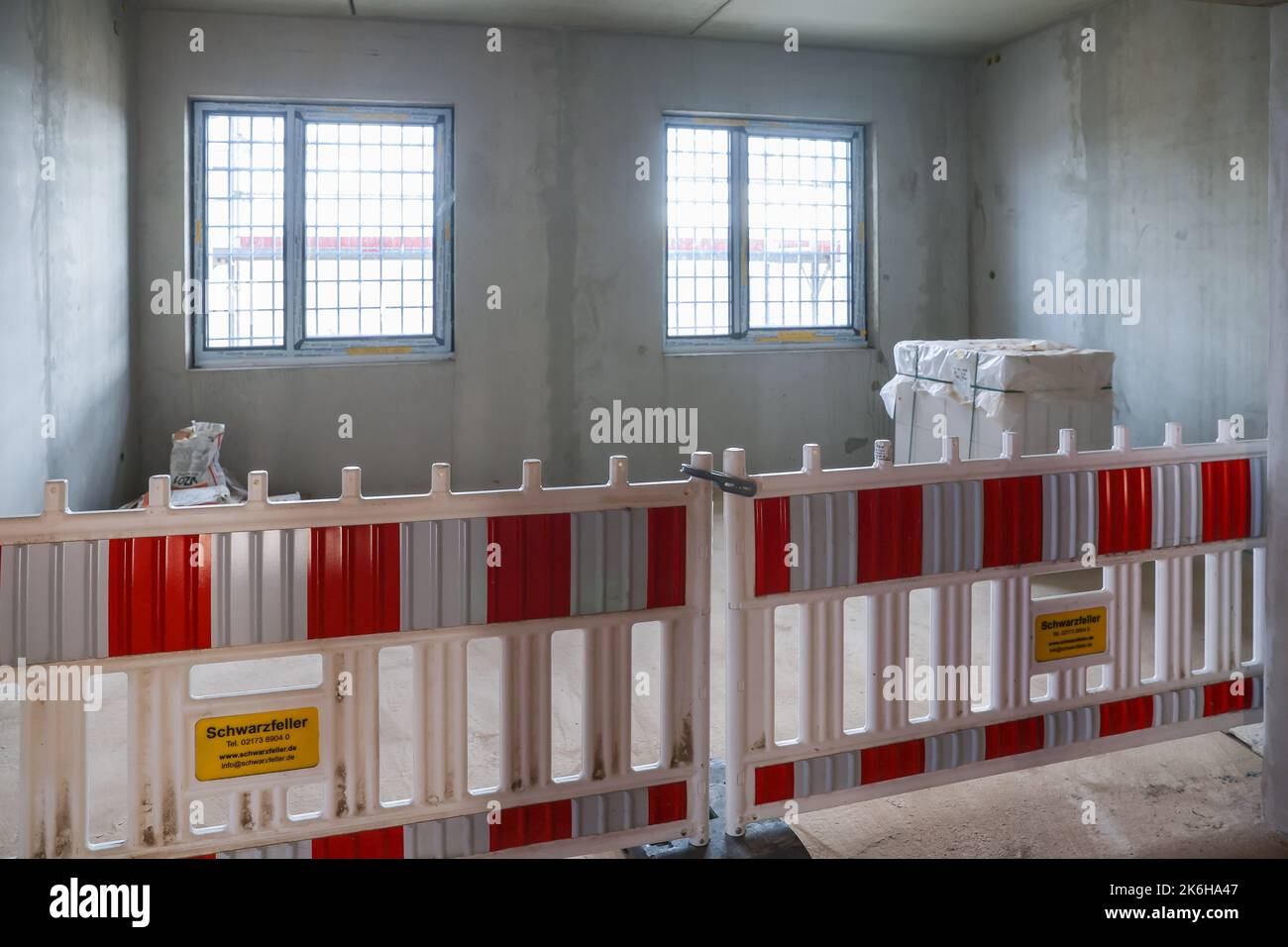 Saxony, Zwickau: 14 October 2022, View into a room under construction ...