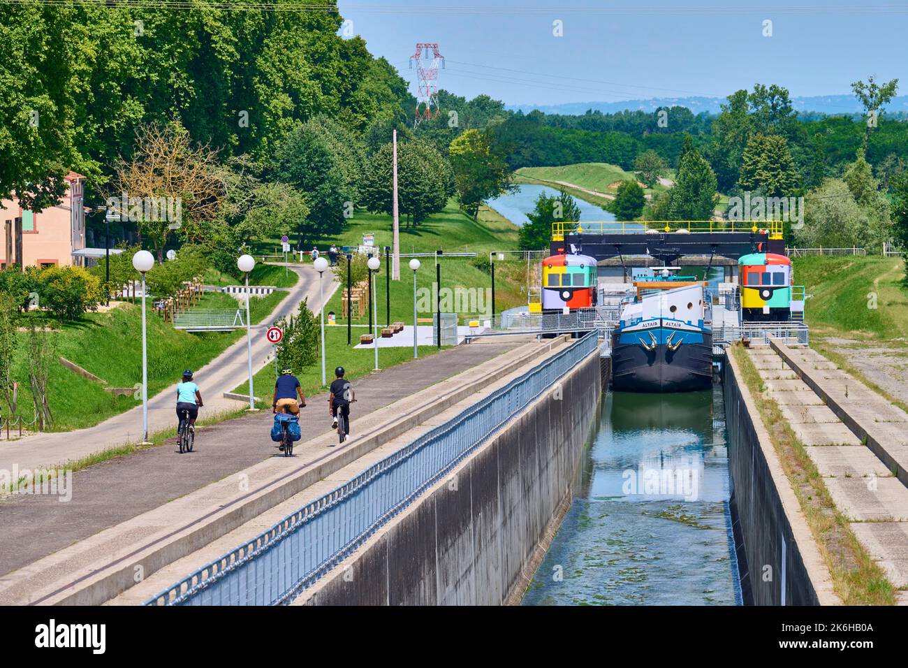 Montech (south western France): the Montech water slope, a canal ...