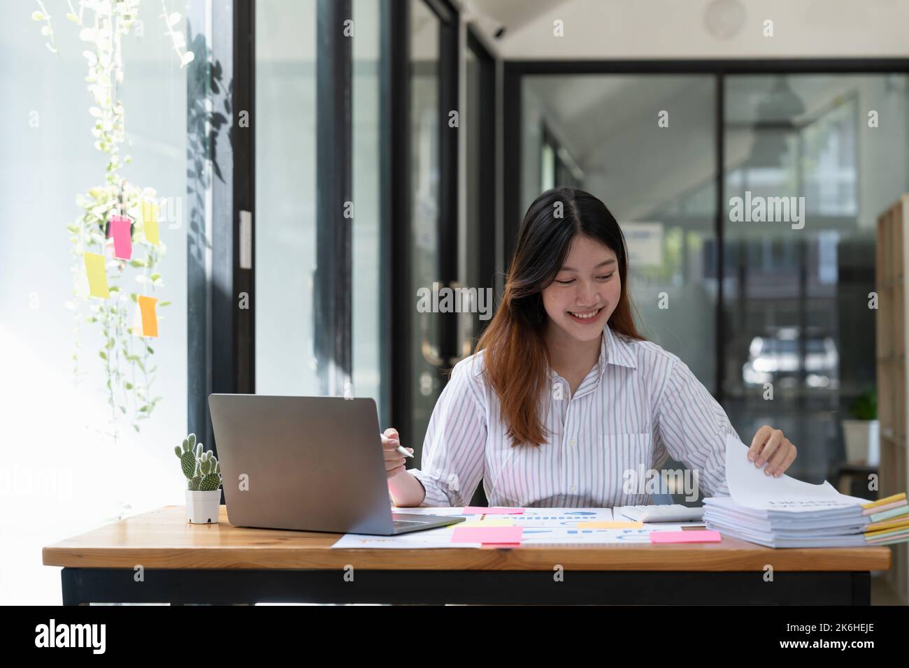 Accounting planning budget concept - Business woman offices working for ...