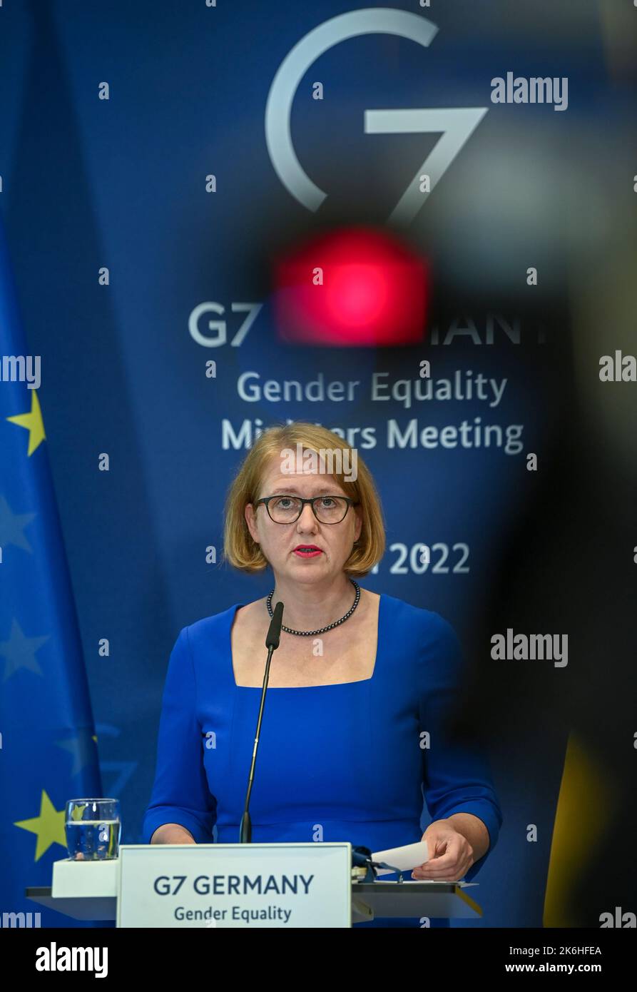 Berlin, Germany. 14th Oct, 2022. Federal Minister for Family Affairs ...