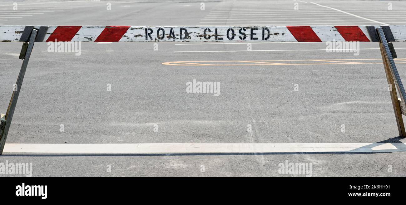 road closed sign in a parking lot Stock Photo - Alamy