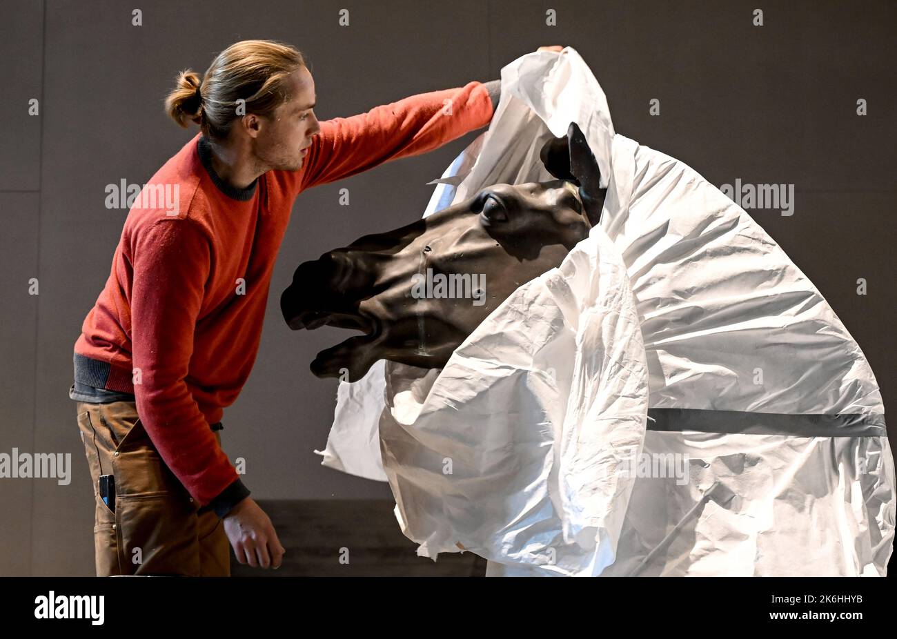 Berlin, Germany. 14th Oct, 2022. One of the Thorak horses is unpacked ...