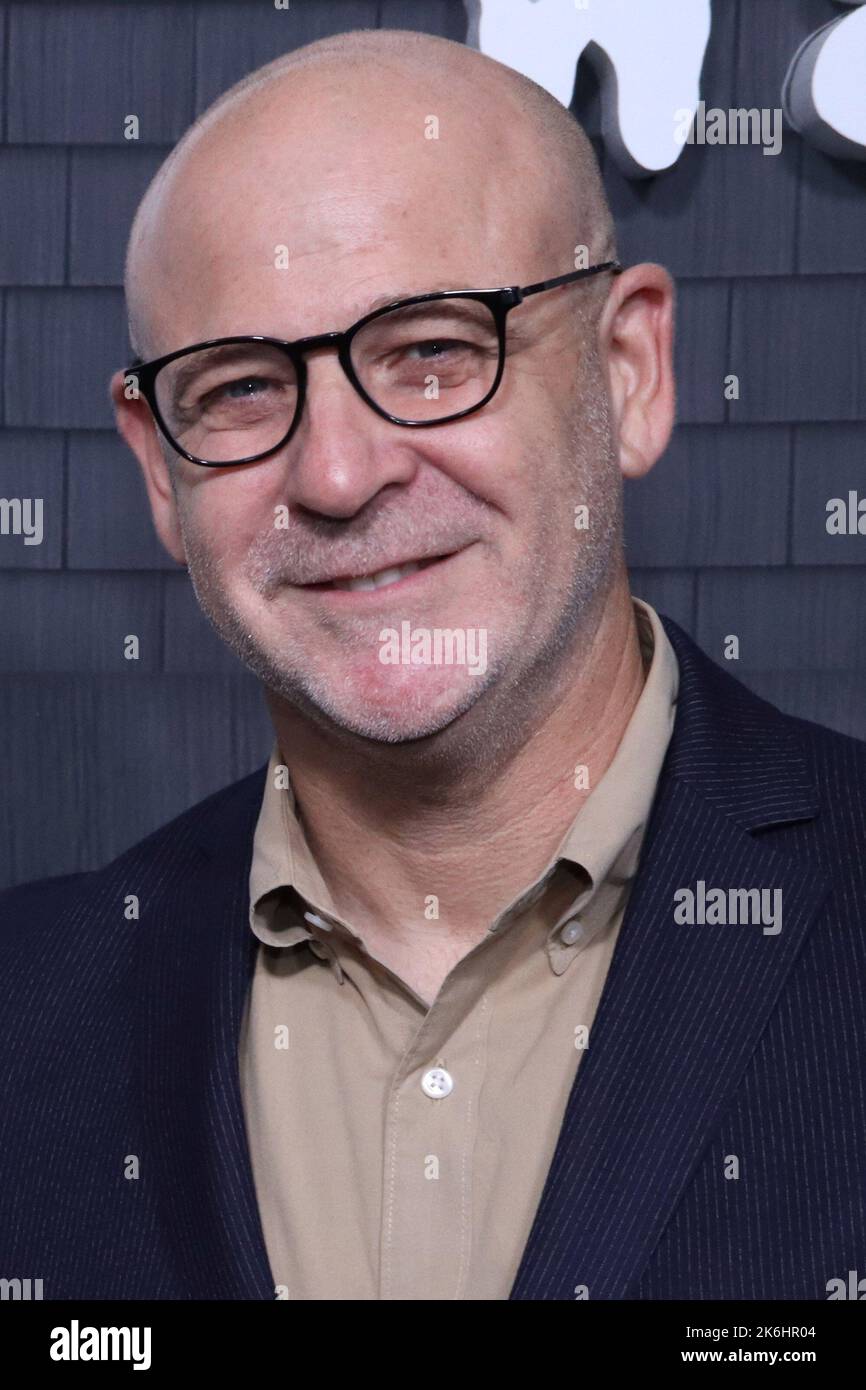 The watcher premiere on netflix hi-res stock photography and images - Alamy