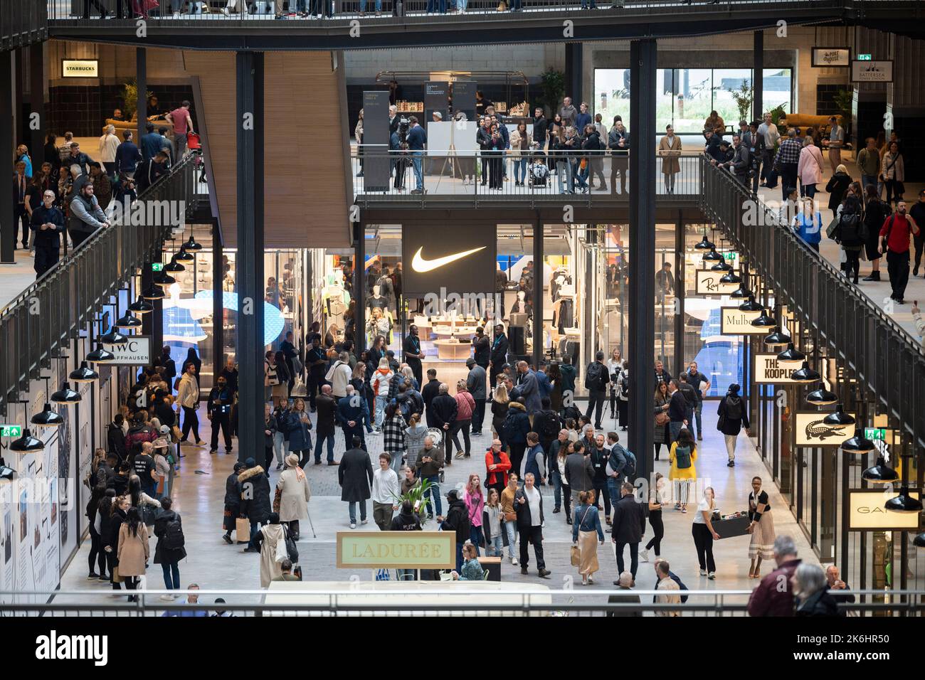 Battersea power station shopping centre hi-res stock photography and ...