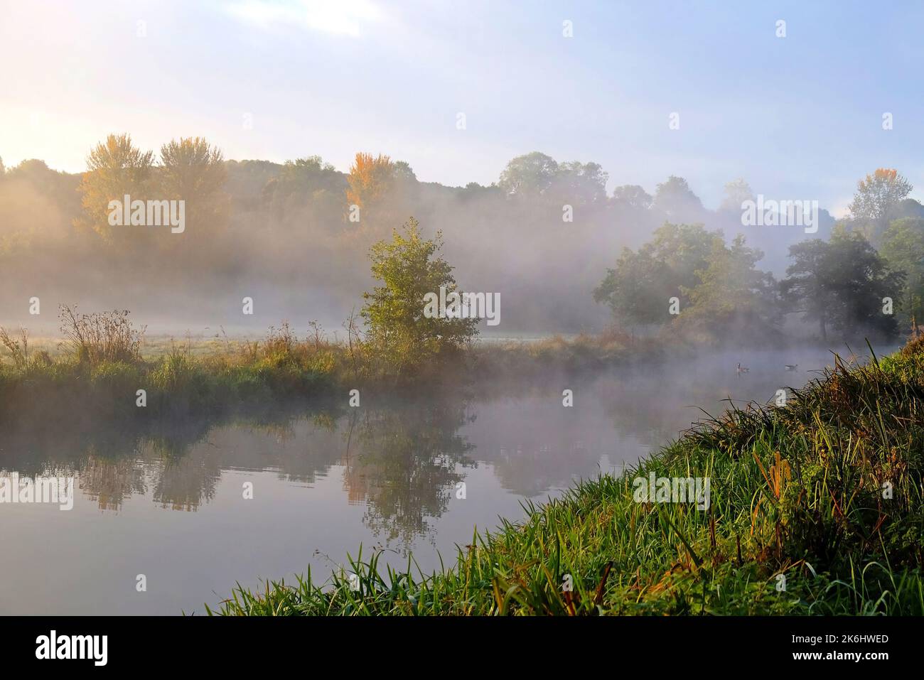 River mist uk hi-res stock photography and images - Alamy
