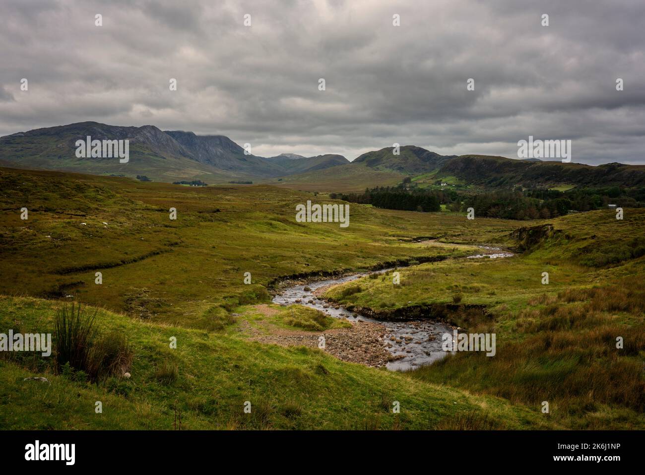 Beautiful natural scenery in the touristic region of Connemara, County ...