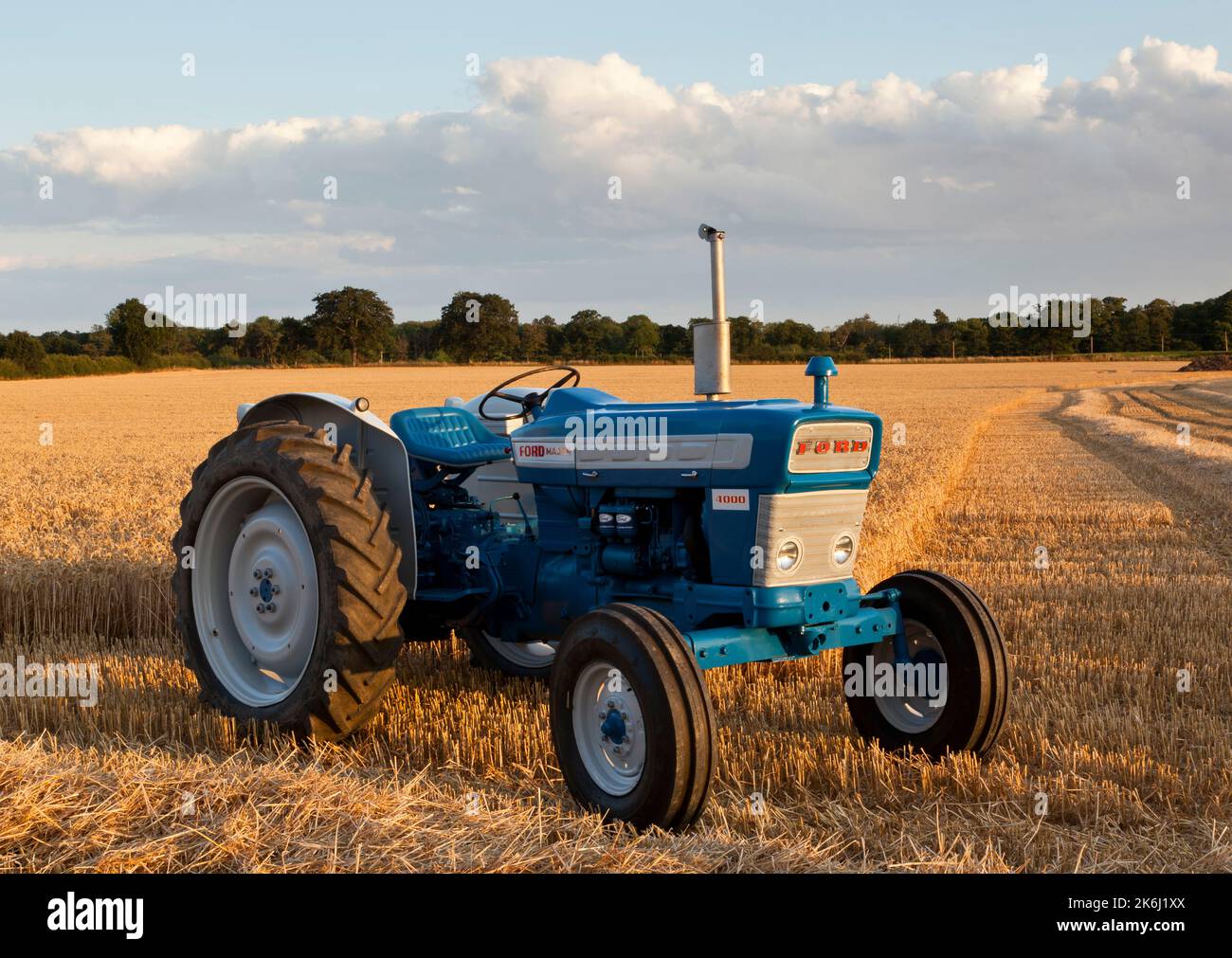 Ford 4000 Pre-Force 1966 vintage tractor Stock Photo - Alamy