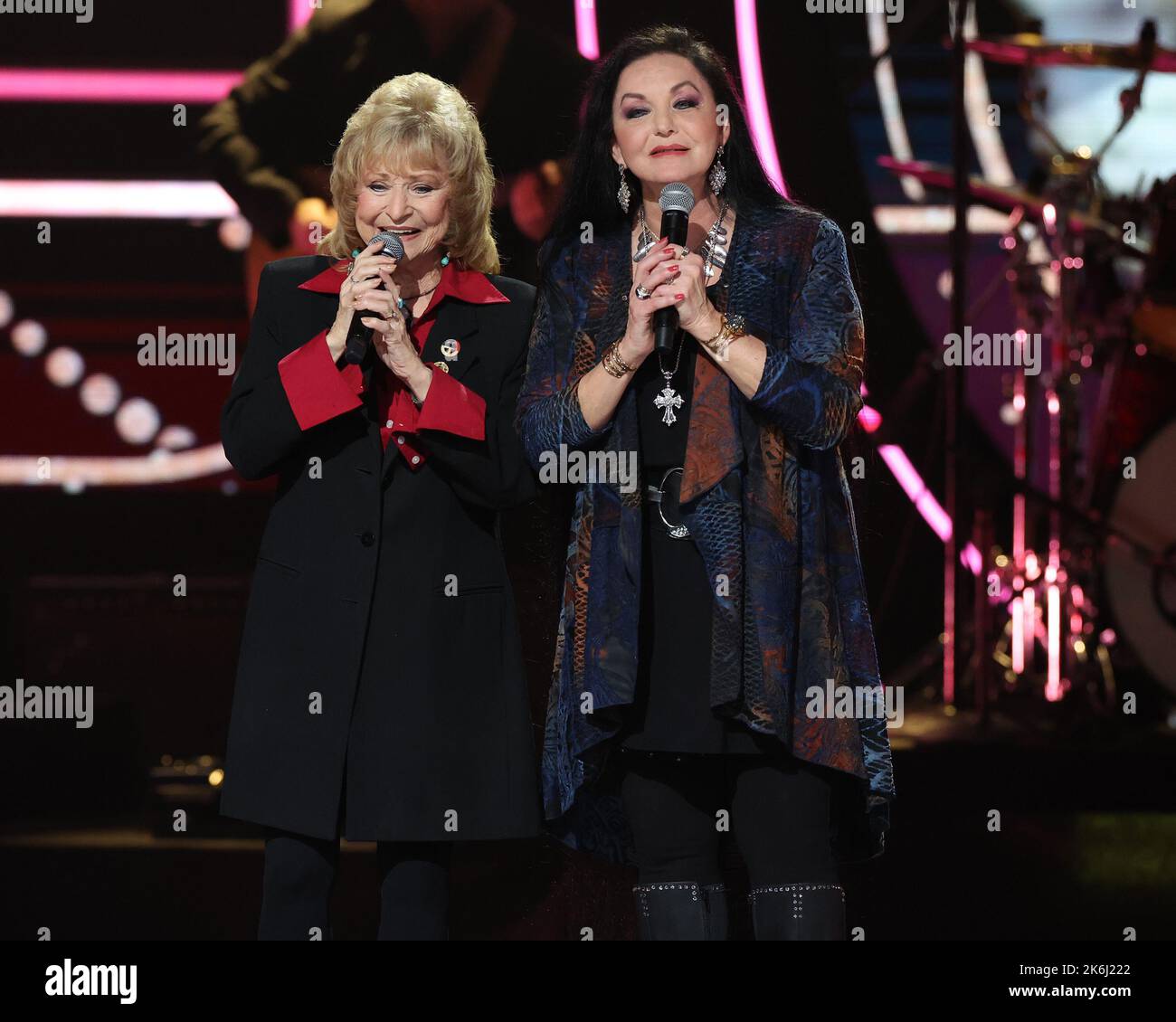Peggy Sue Wright and Crystal Gayle at the CMT Artists of the Year 2022 ...