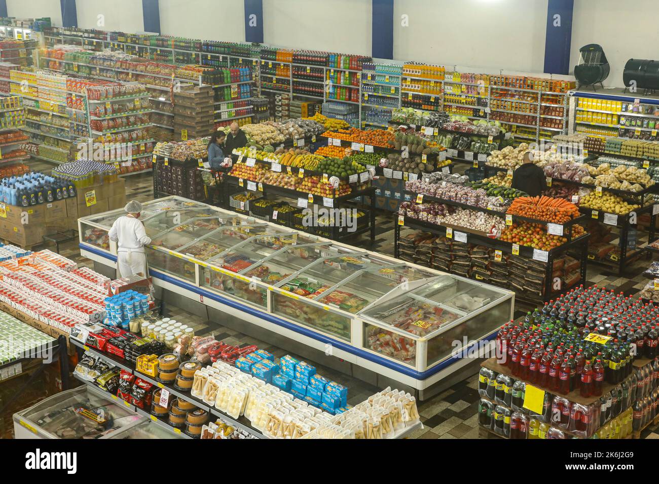 Top view and panoramic view of a market with a variety of products ...